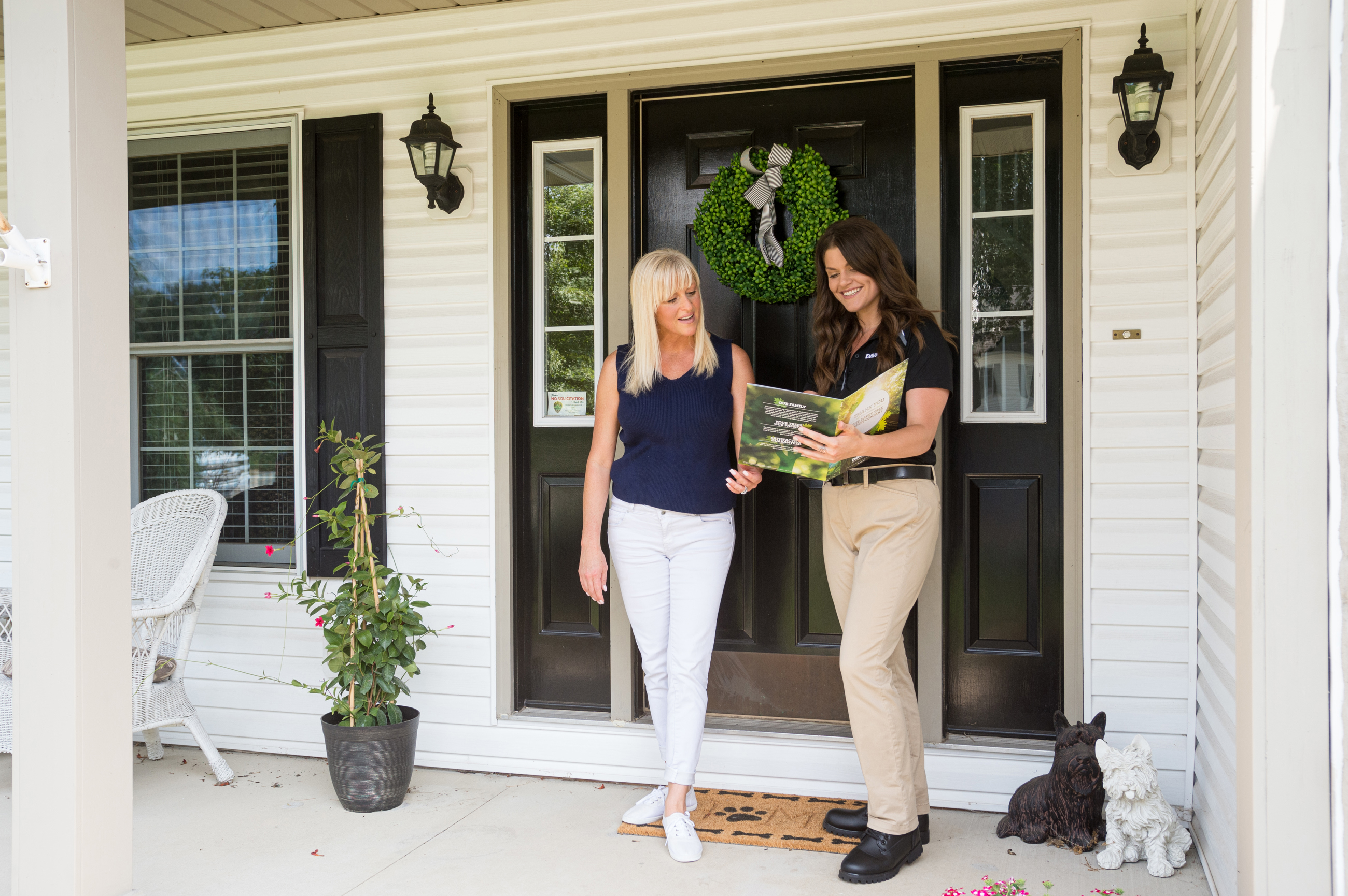 Contact Hartney Greymont